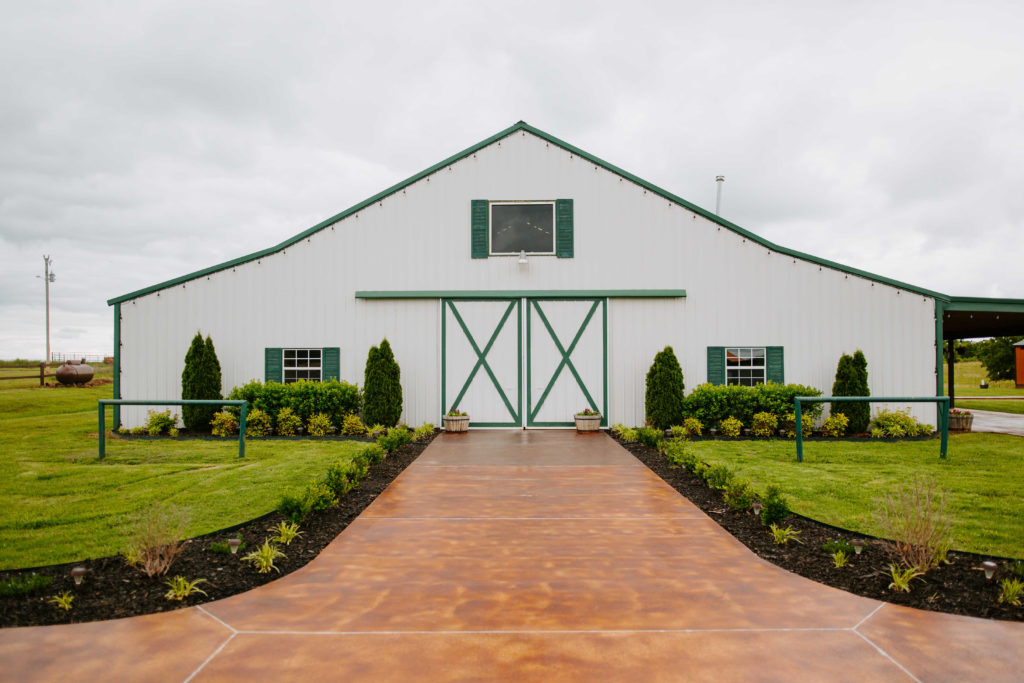- Tulsa Wedding Venues: White Barn Events